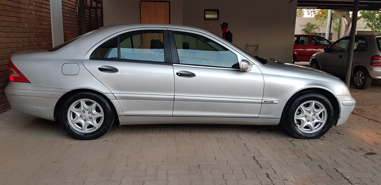 Grand Auto - Vehicle | Details | 2001 Mercedes Benz C200 Kompressor